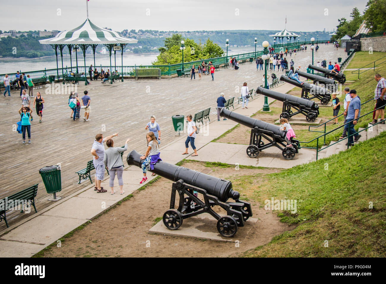 Dufferin terrace walkway hi-res stock photography and images - Alamy