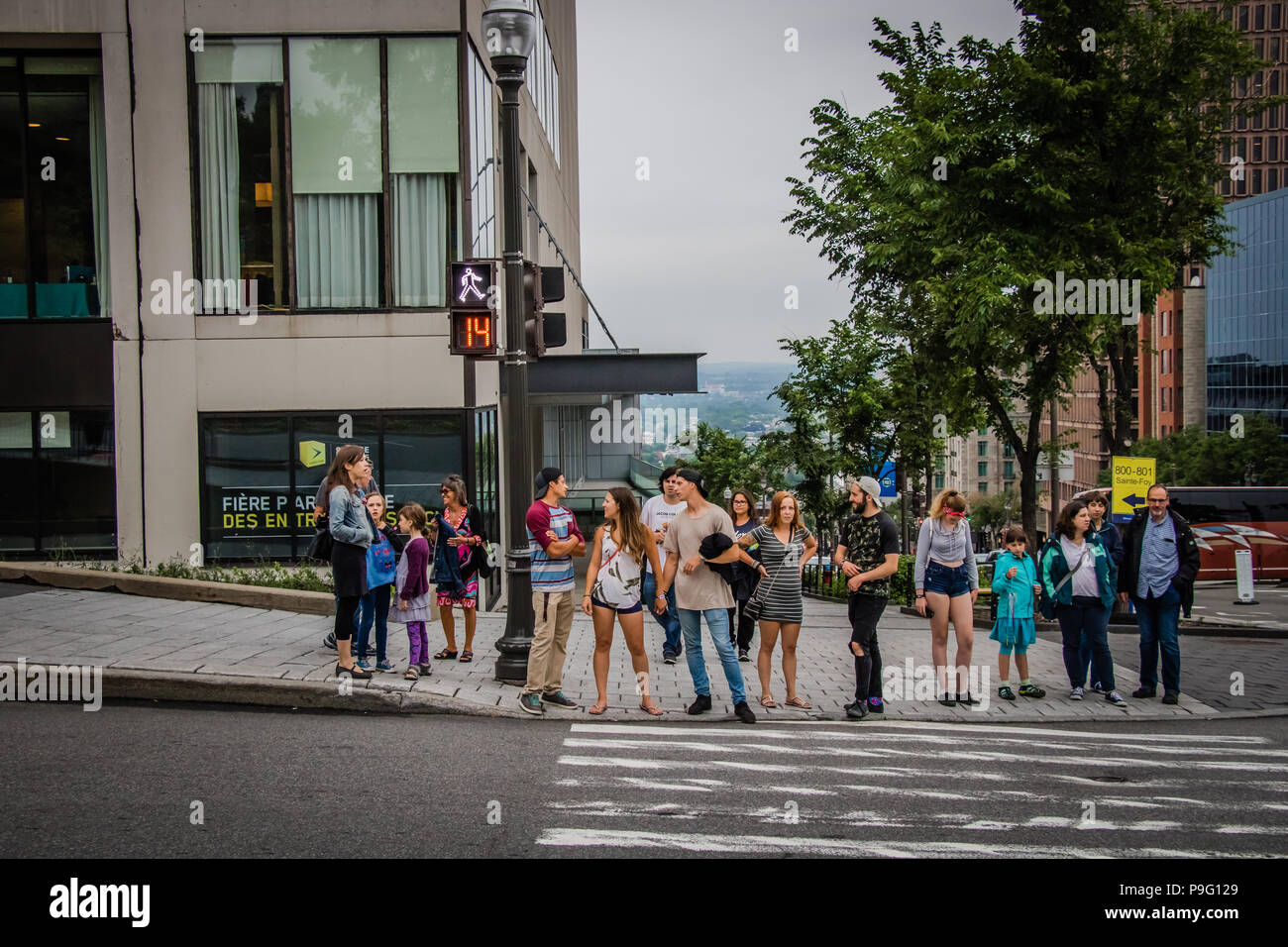 people crossing street Stock Photo - Alamy people crossing street Stock Photo - Alamy