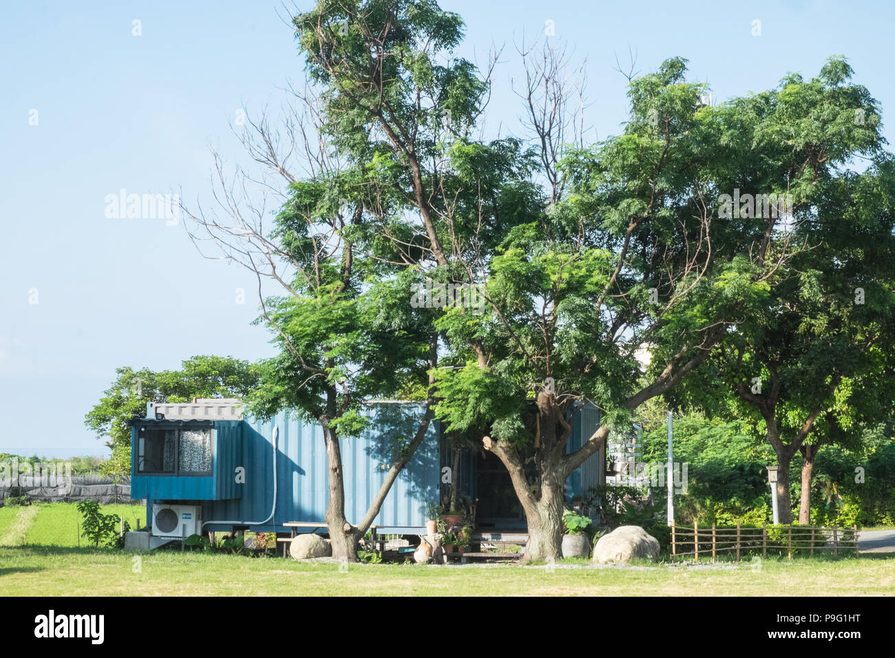 Shipping container house hi-res stock photography and images - Alamy