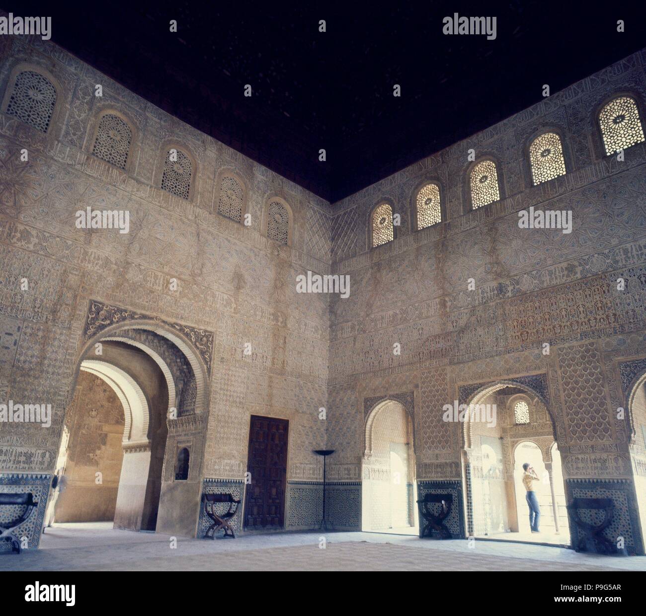 PALACIO COMARES-SALON DE EMBAJADORES. Location: ALHAMBRA-PALACIO DE ...