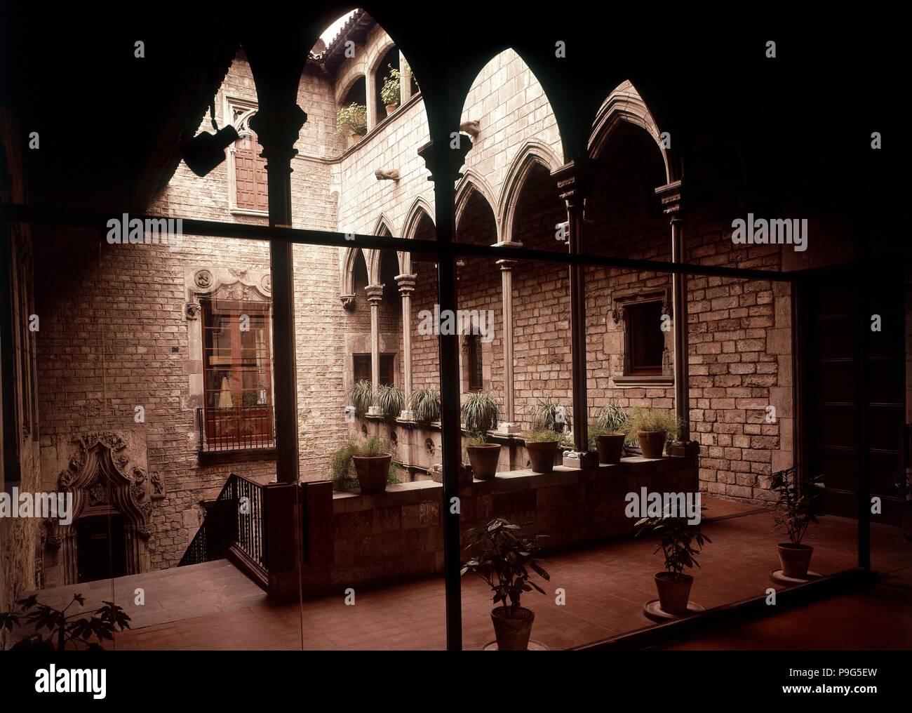 MUSEO PICASSO - PATIO. Location: PICASSO MUSEUM, BARCELONA, SPAIN Stock ...