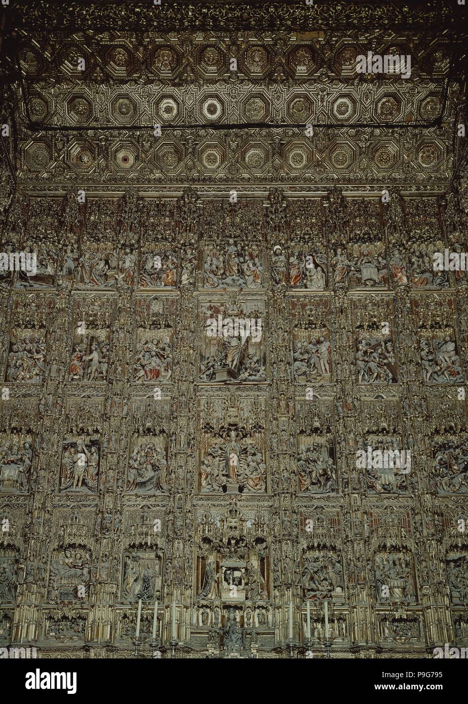 Retablo mayor de la catedral de sevilla hi-res stock photography and ...