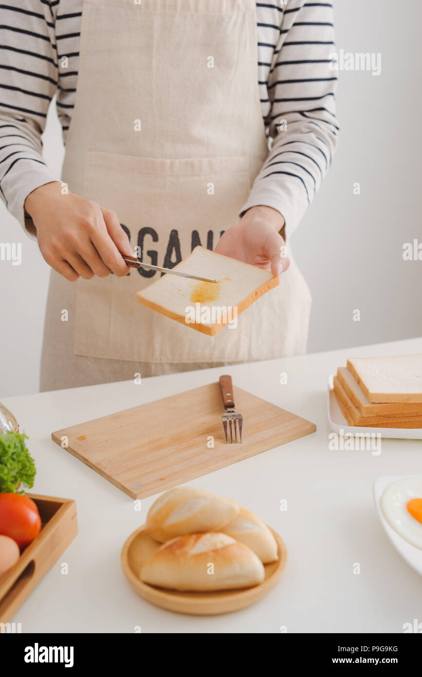 Man making sandwich kitchen hi-res stock photography and images - Alamy