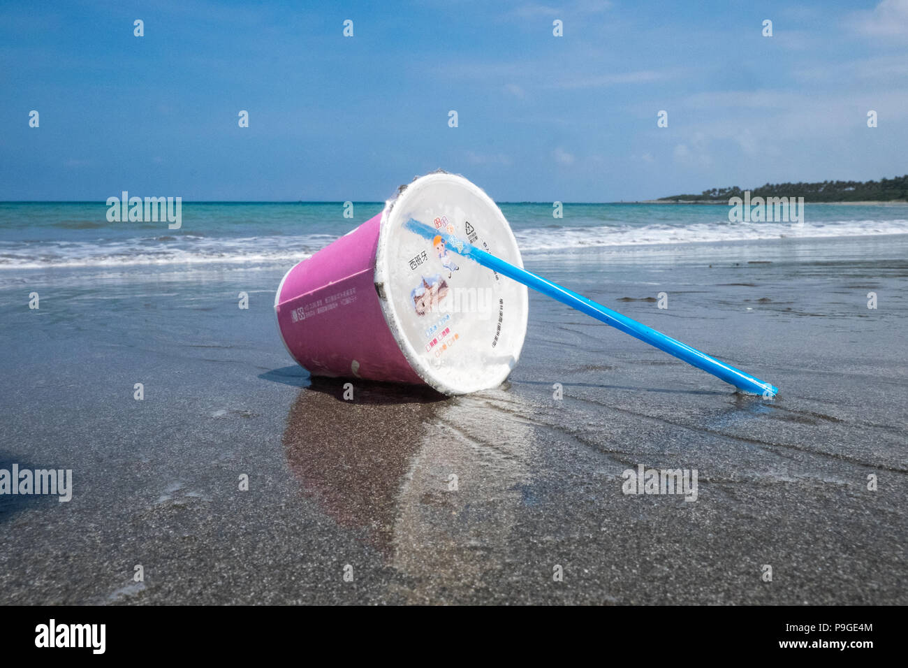 Chinese beach waste hi-res stock photography and images - Alamy