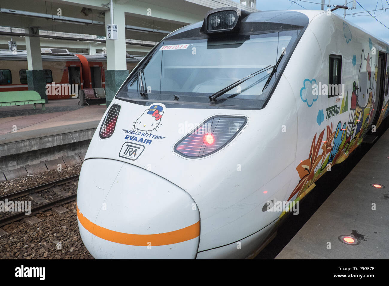 Hello Kitty,cat,design,Taroko,Express,train,livery,Eva Air,sponsored ...