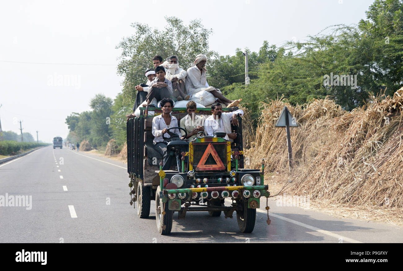 Car, indian, family hi-res stock photography and images - Alamy