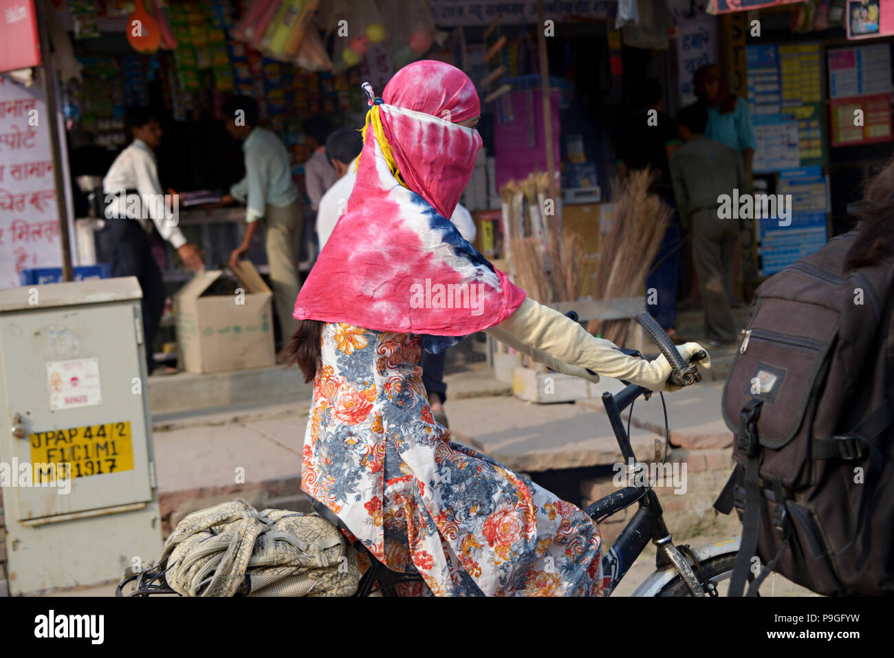 Pink burka hi-res stock photography and images - Alamy