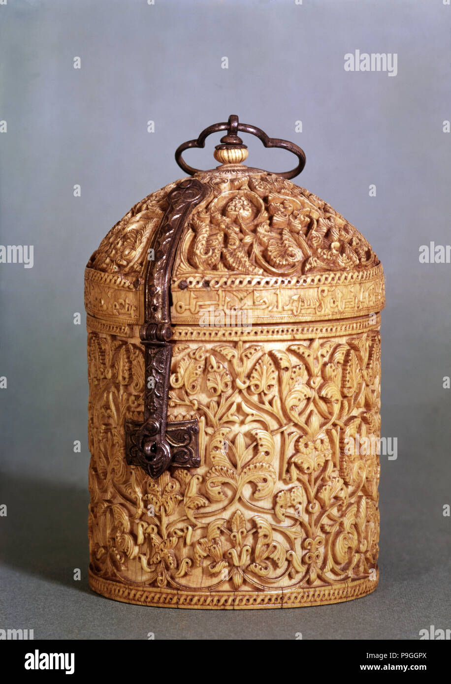 Perfumes container made in ivory, by the Master Halaf of the Cordoba ...