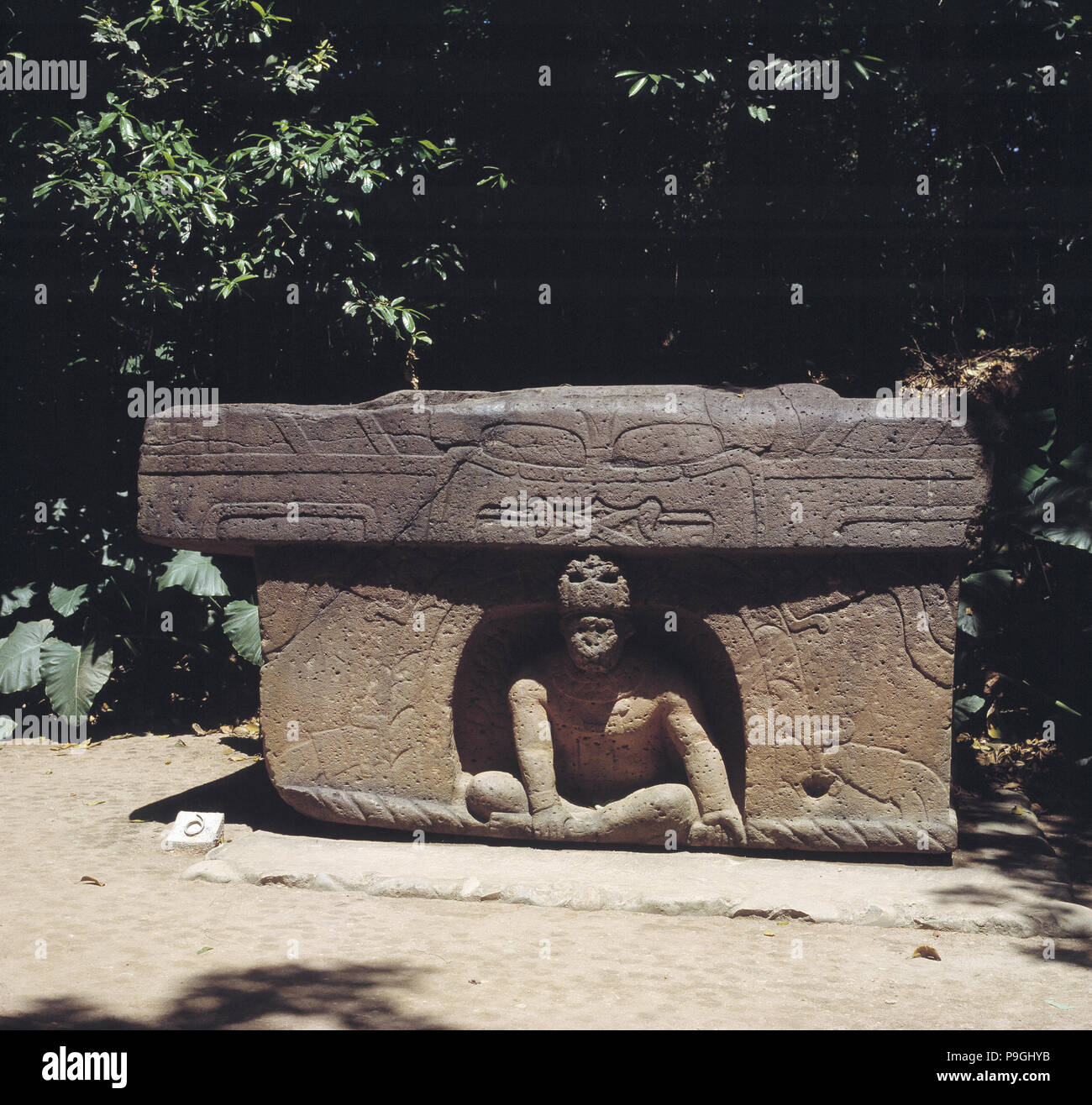 Olmec sculpture la venta park hi-res stock photography and images - Alamy