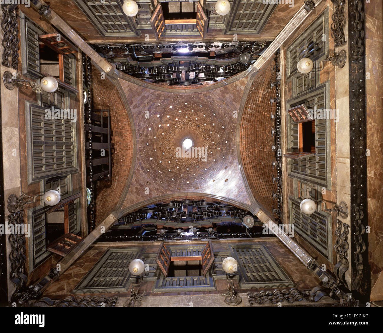 Parabolic dome hi-res stock photography and images - Alamy