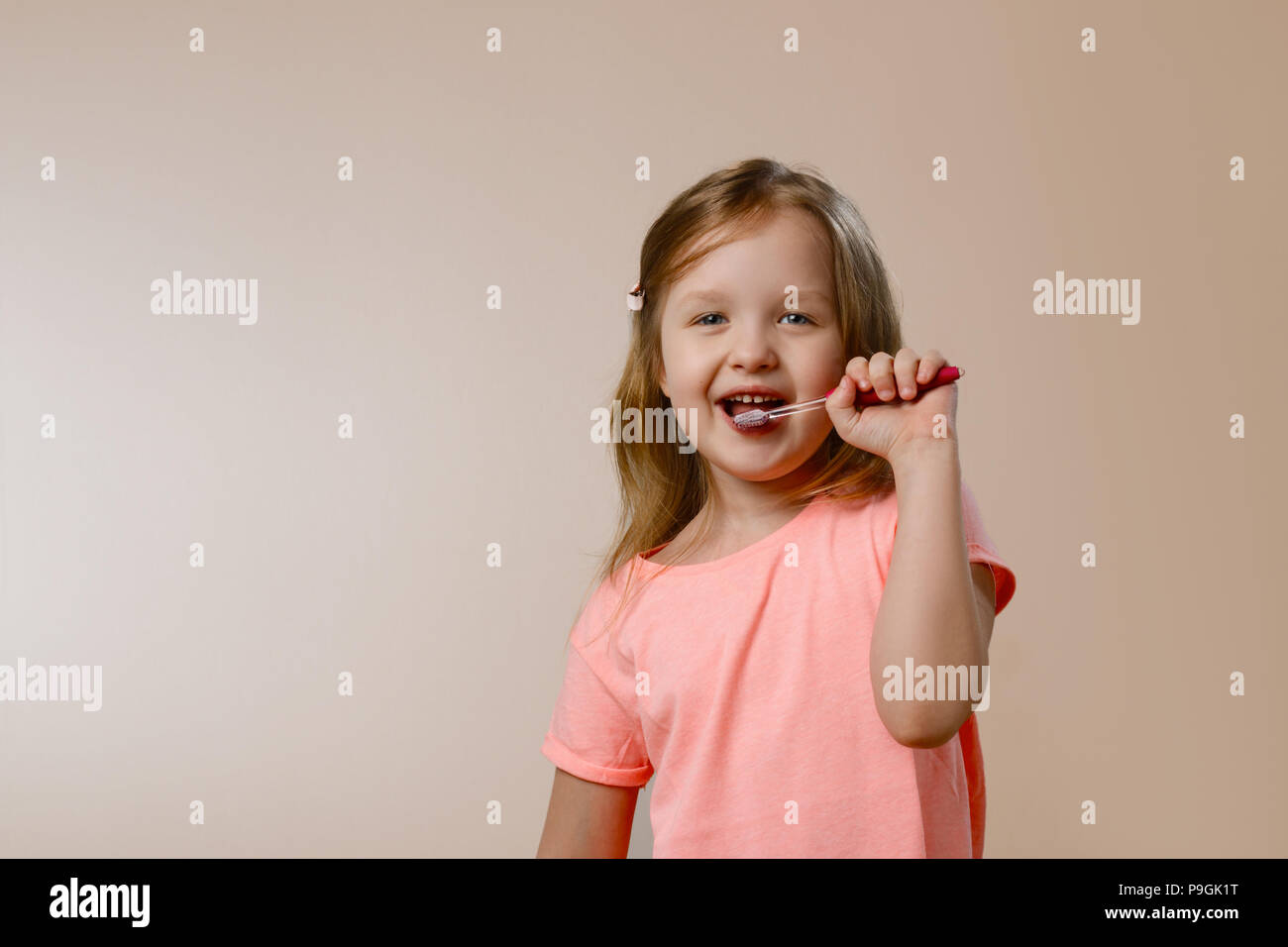 Teeth brushes hi-res stock photography and images - Alamy