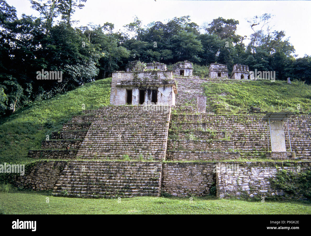 Bonampak pyramid hi-res stock photography and images - Alamy