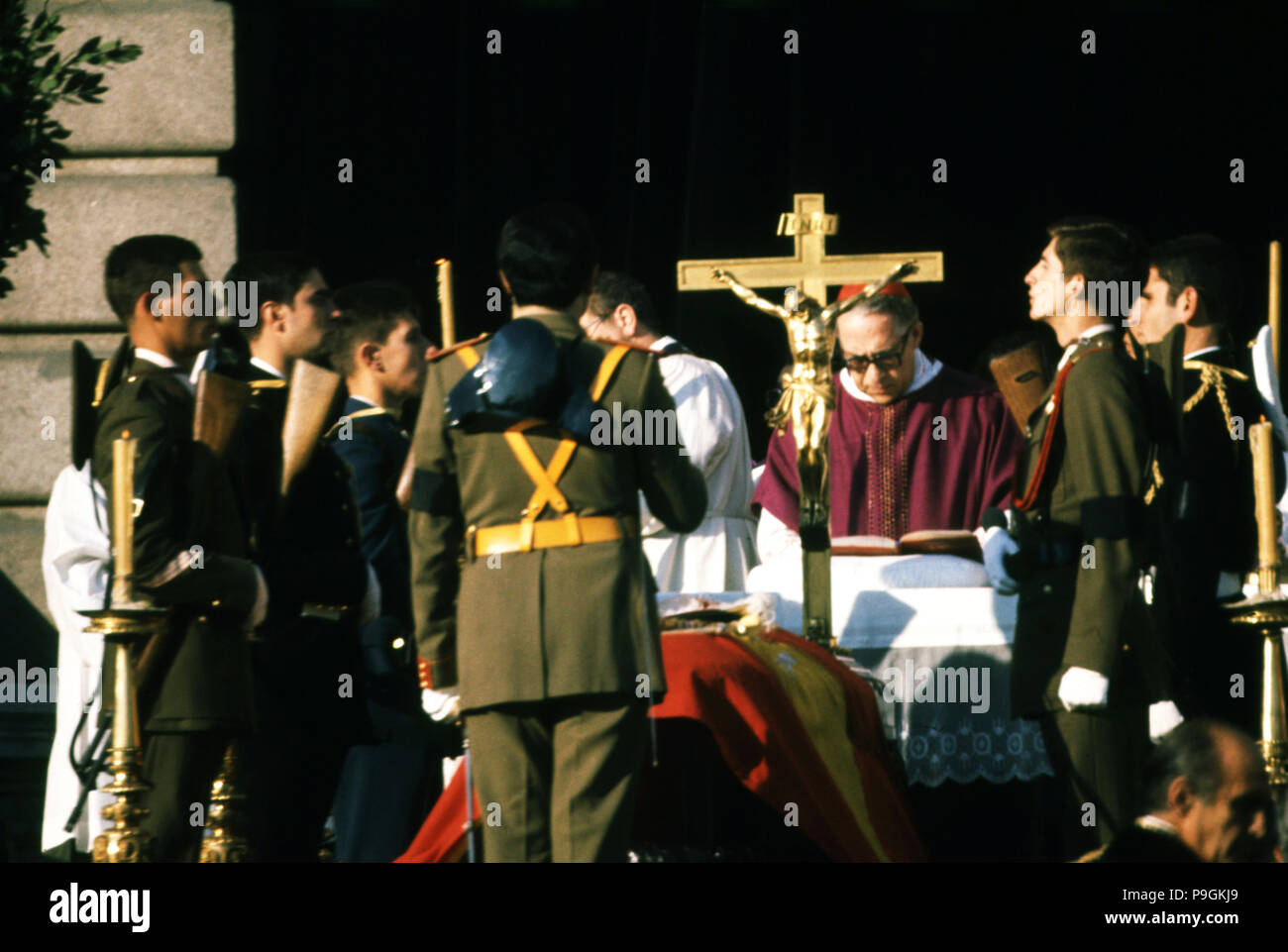 Burial of Francisco Franco Bahamonde, when the 'Misa corpore in sepulto ...