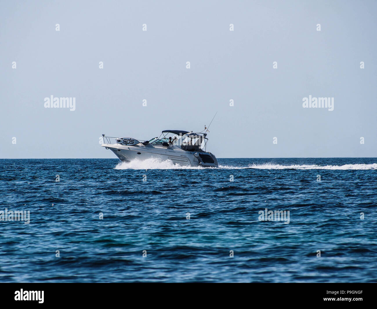 Motorboat hi-res stock photography and images - Alamy