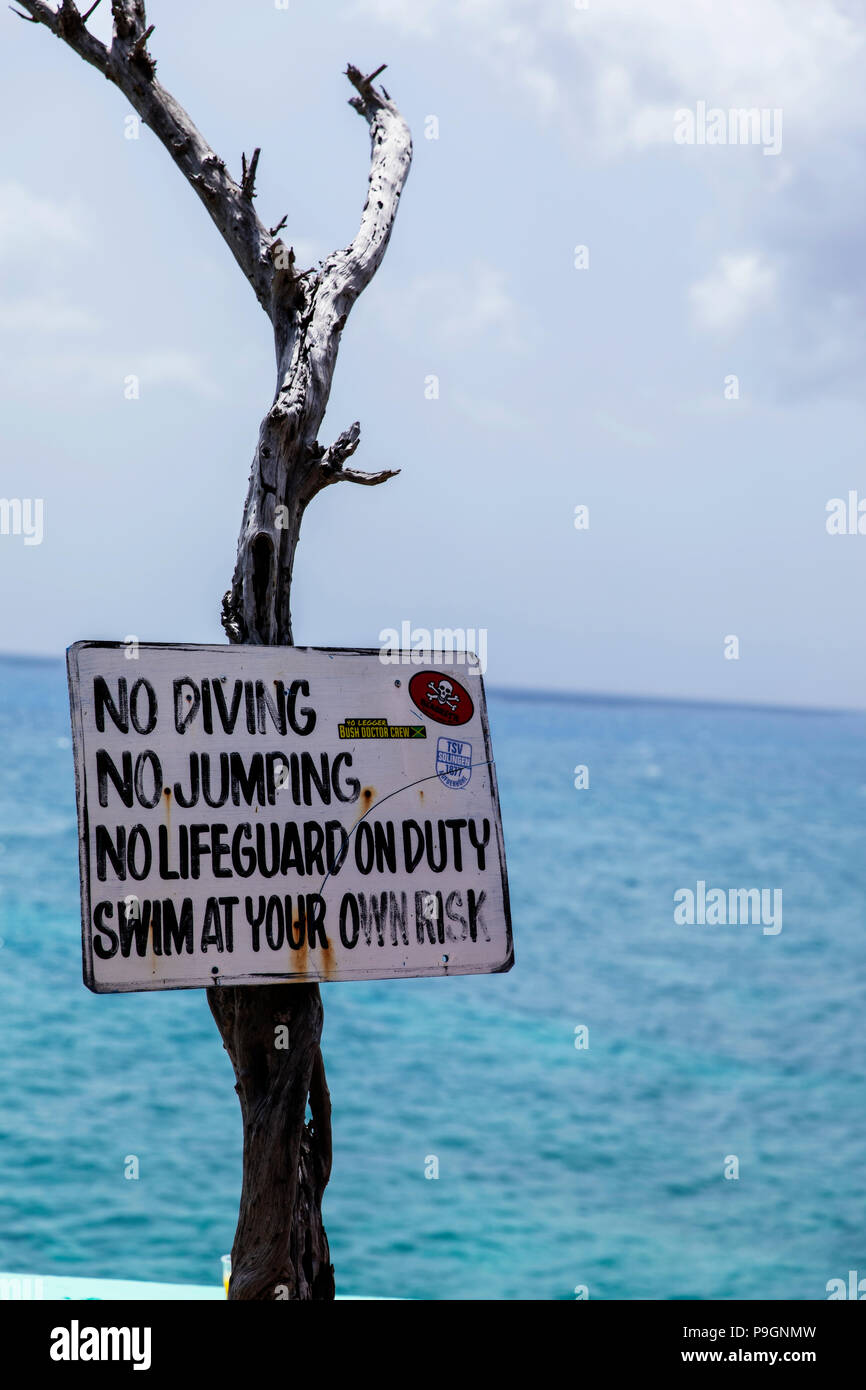 Warning sign no jumping diving hi-res stock photography and images - Alamy