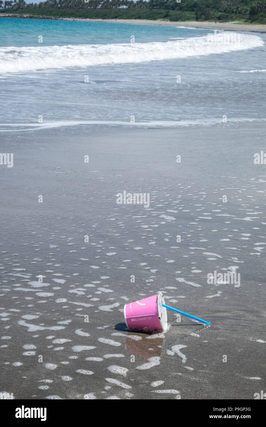 Chinese beach waste hi-res stock photography and images - Alamy
