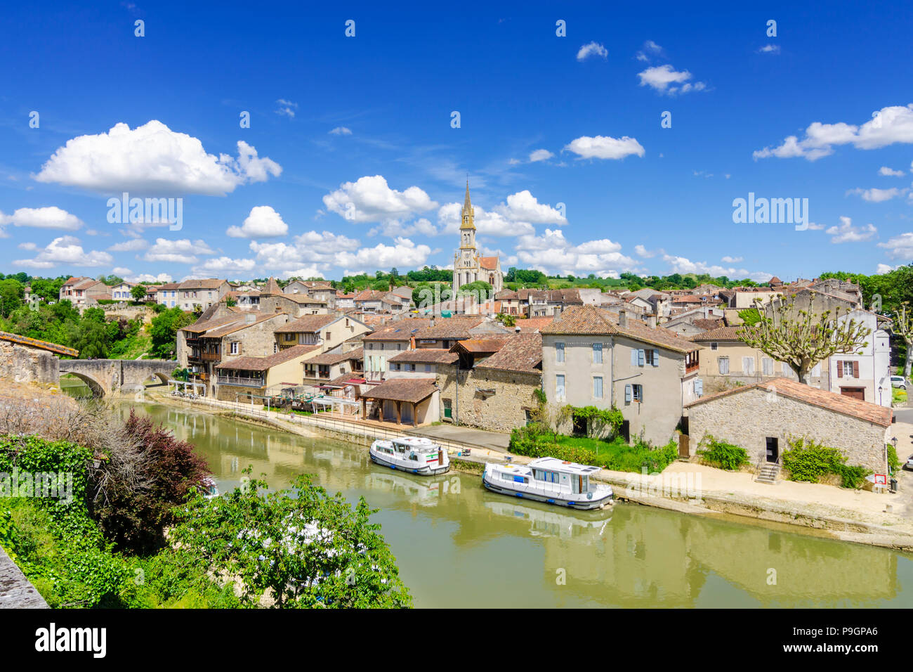 Nérac old town on the River Baïse, Nerac, Lot-et-Garonne, France Stock Photo - Alamy