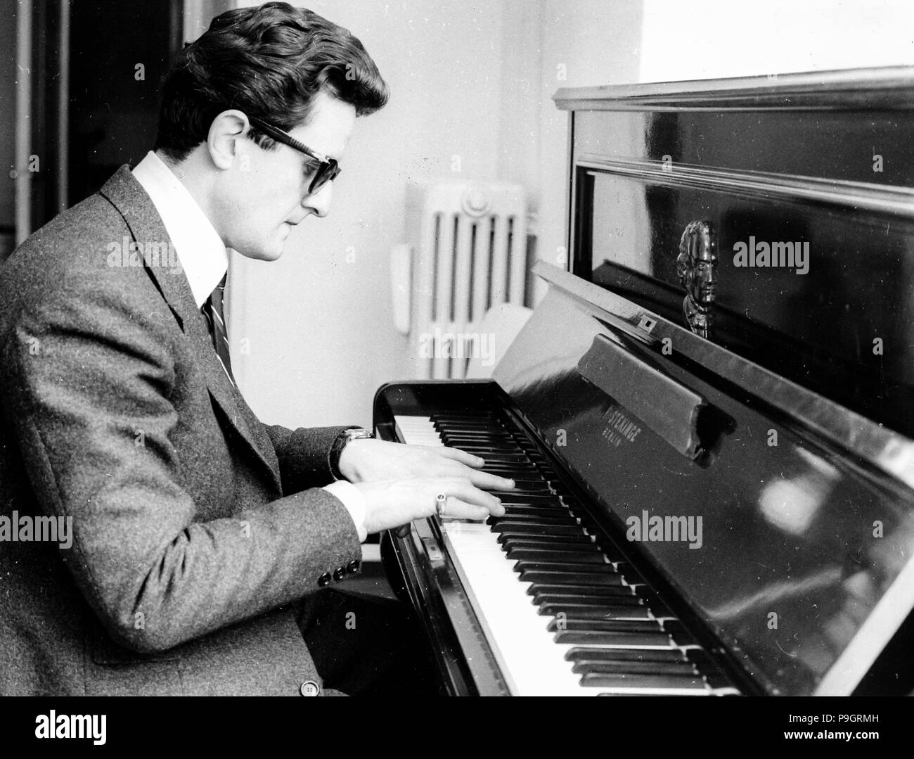 Jimmy fontana hi-res stock photography and images - Alamy