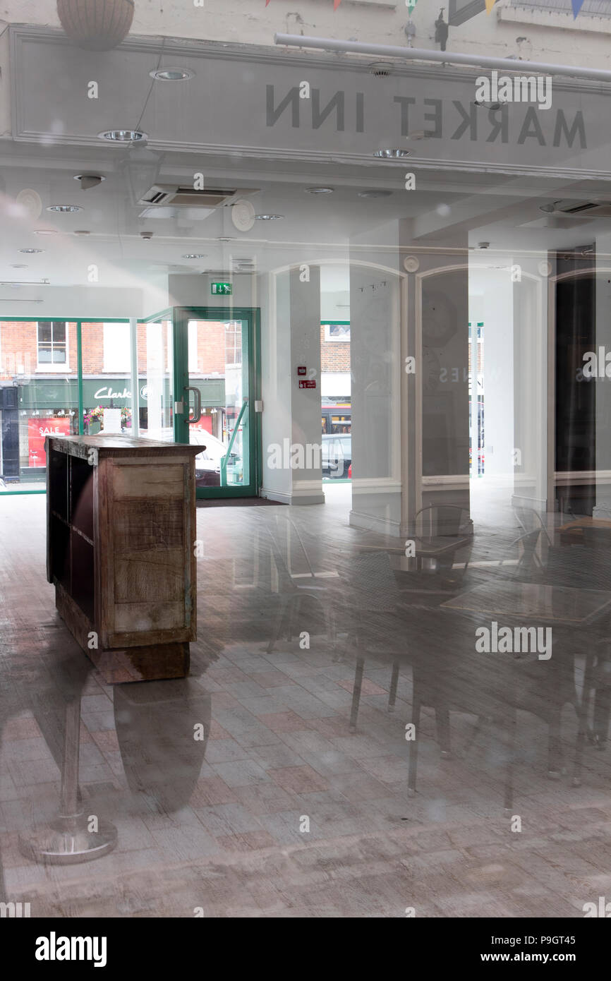 Empty trading floor hi-res stock photography and images - Alamy