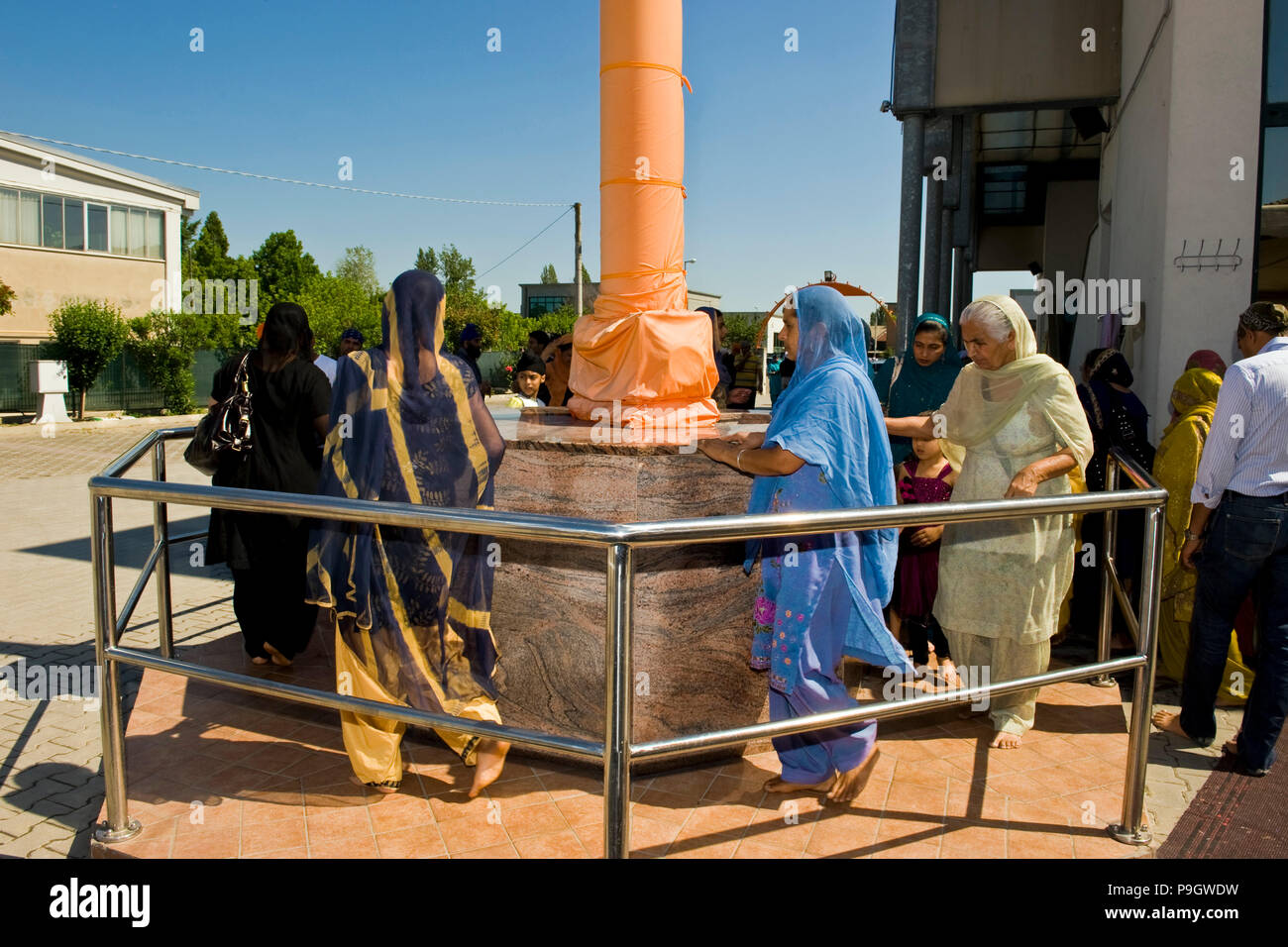 Adoration of the Gurdwara flag,Sikh community,Sikhdharma Gurdwara Singh ...