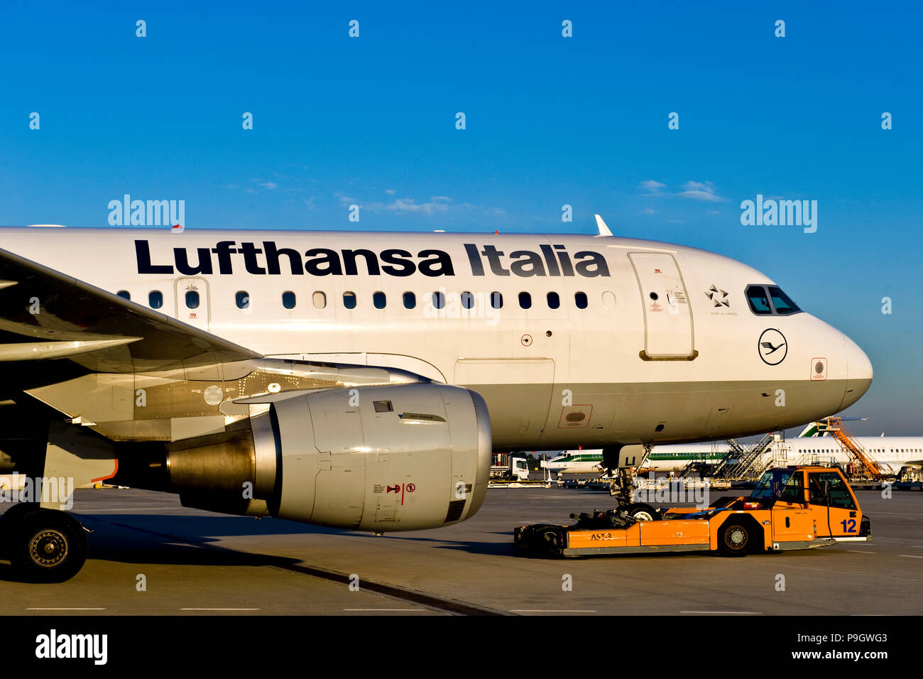 Lufthansa italia hi-res stock photography and images - Alamy