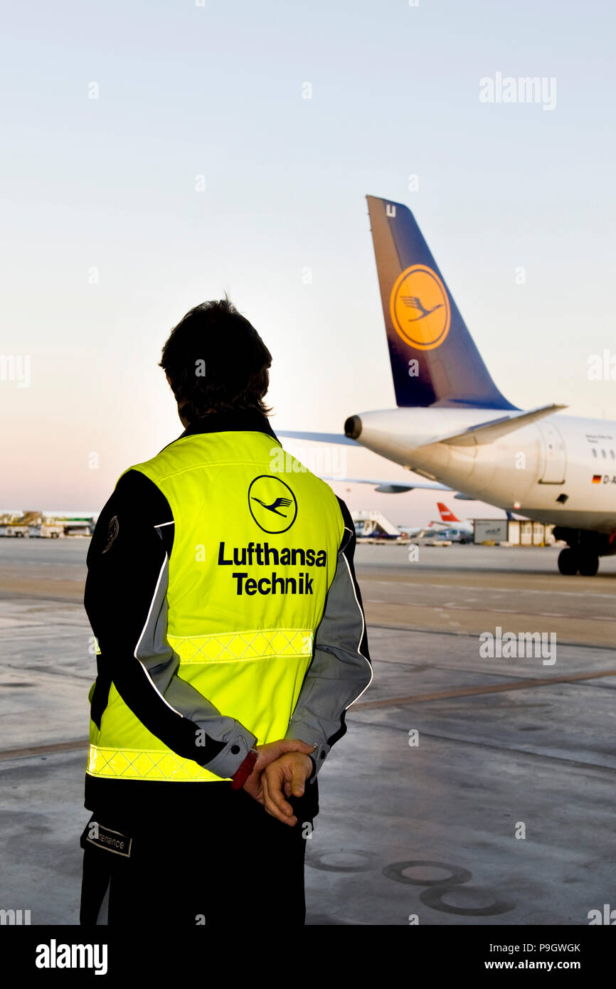 Lufthansa italia hi-res stock photography and images - Alamy