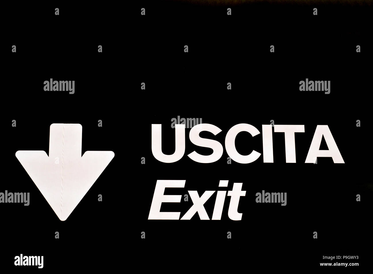 Italy exit sign hi-res stock photography and images - Alamy