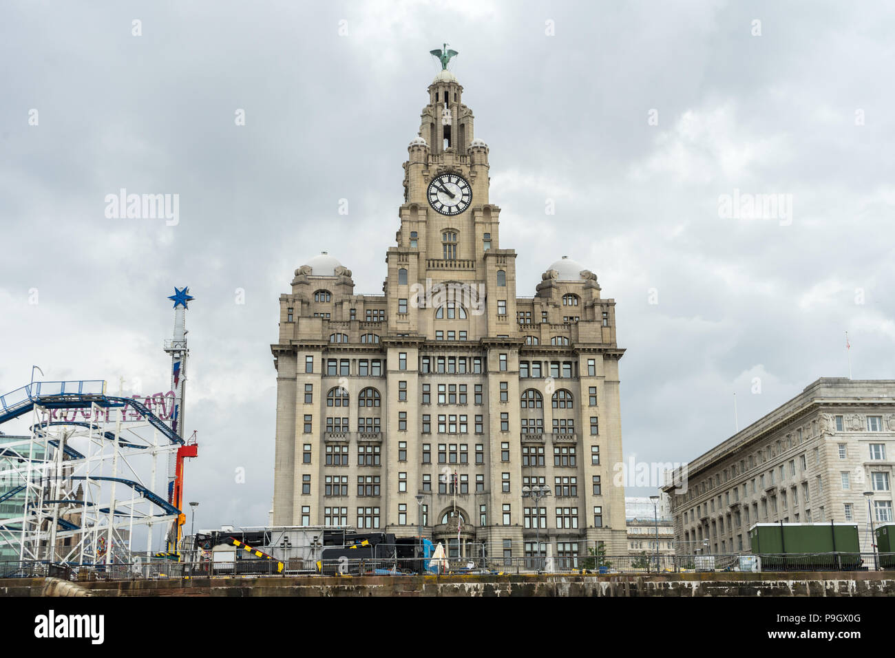 Liver buildings famous clock hi-res stock photography and images - Alamy