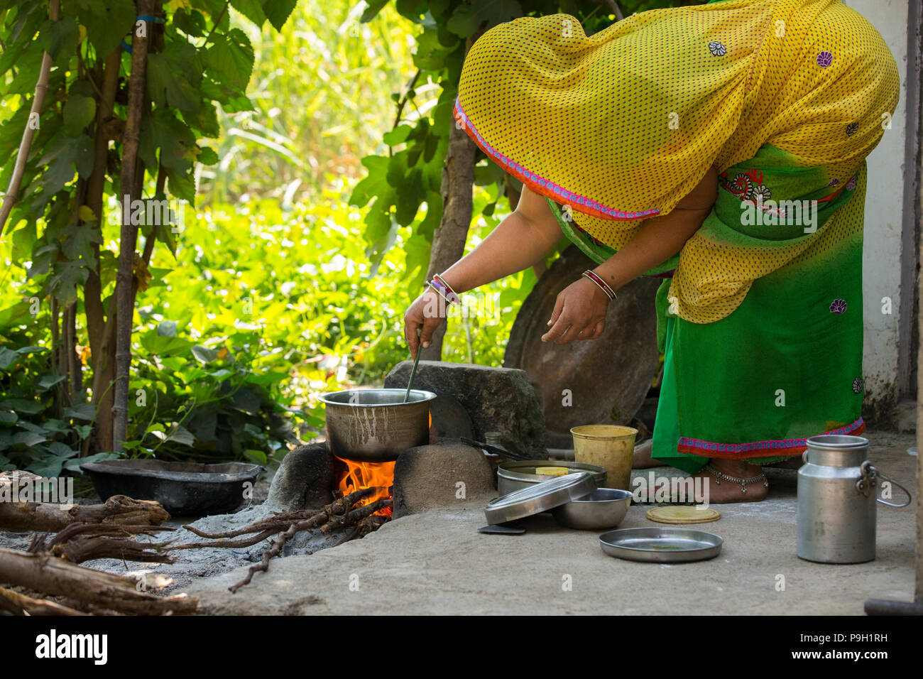 Open fire woman home hi-res stock photography and images - Alamy