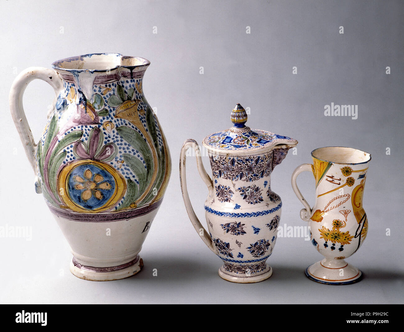 Pieces of Manises pottery Stock Photo - Alamy