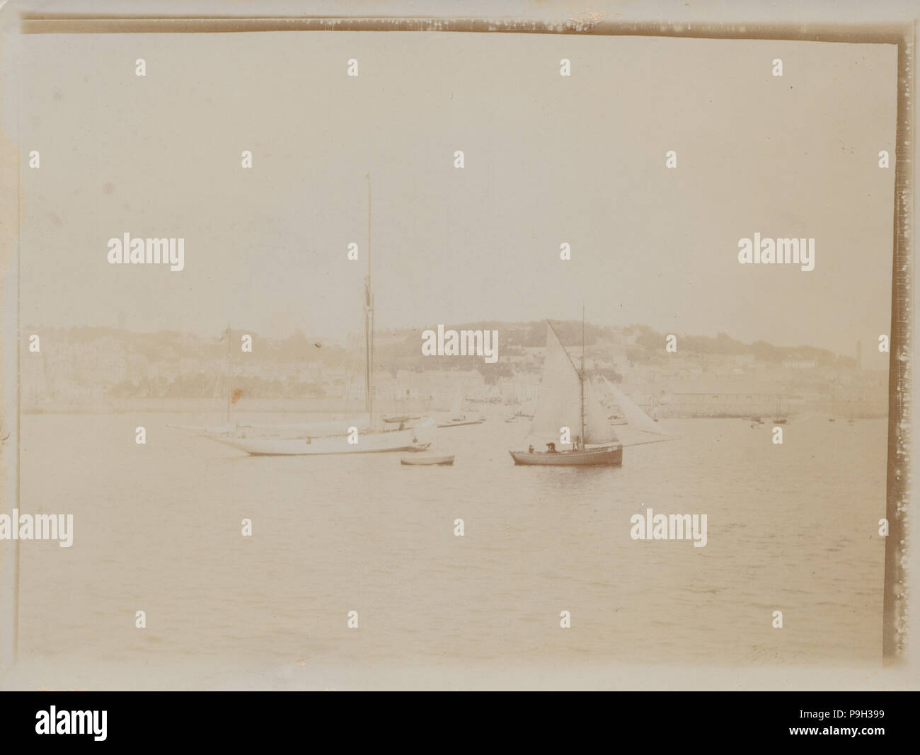 Tourists victorian hi-res stock photography and images - Alamy