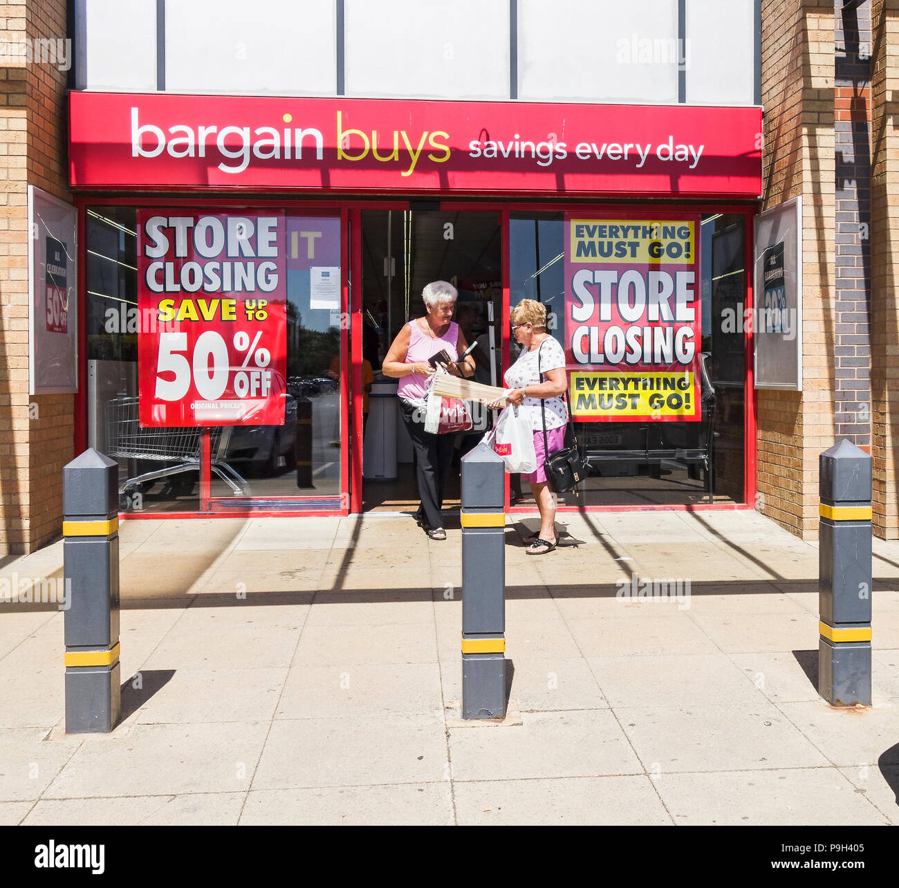 Bargainbuys chain of discount stores to close Stock Photo - Alamy