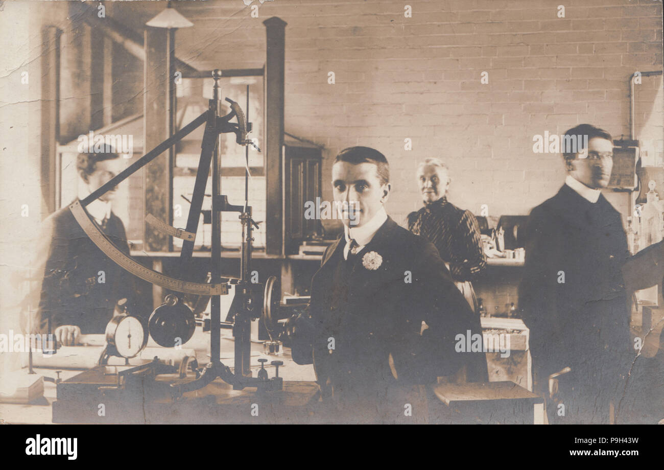 British science history hi-res stock photography and images - Alamy