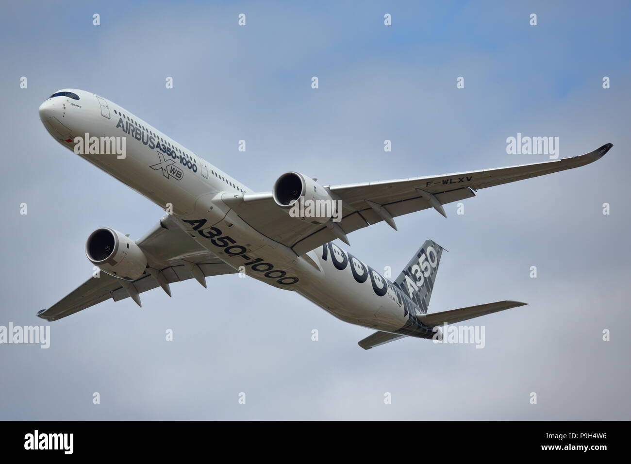 Airbus a350 1000 plane hi-res stock photography and images - Alamy