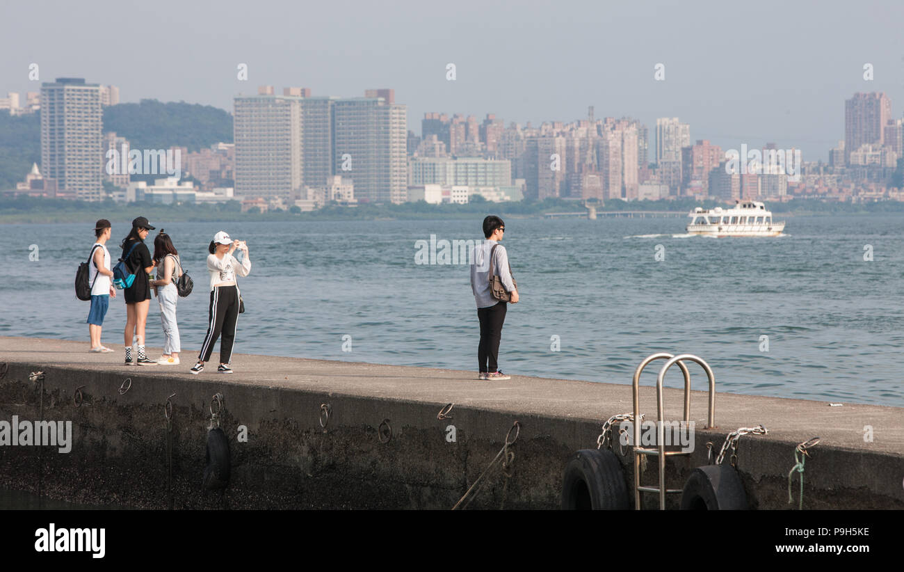 Port of taipei hi-res stock photography and images - Alamy