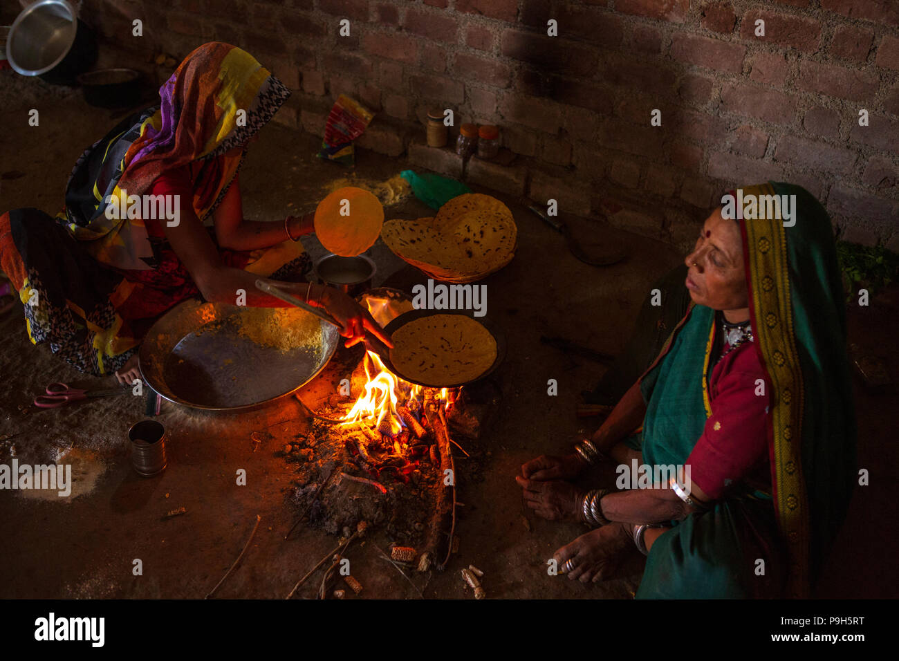 Rural kitchen hi-res stock photography and images - Alamy