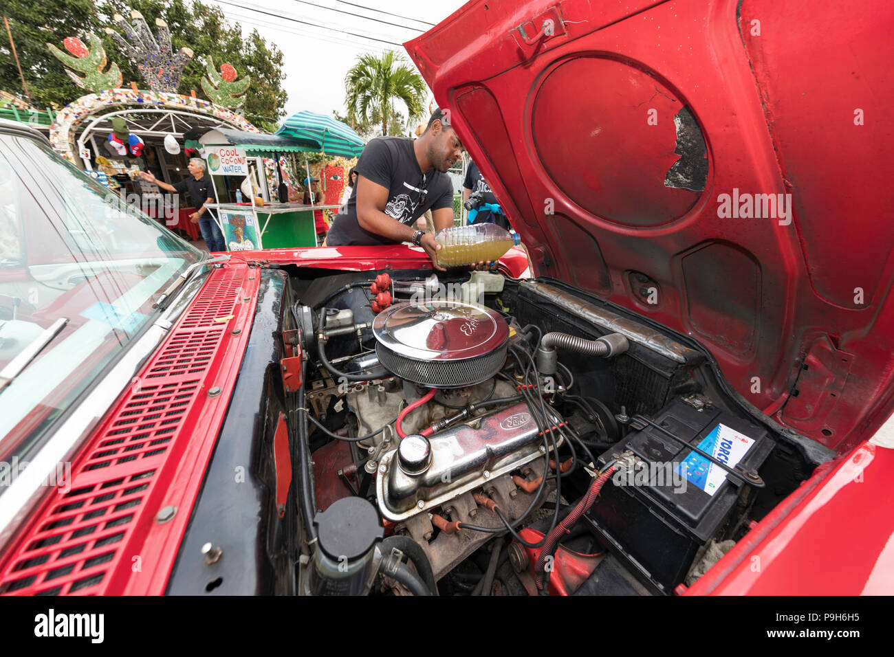 Classic American car being used as a taxi, locally known as almendrones ...