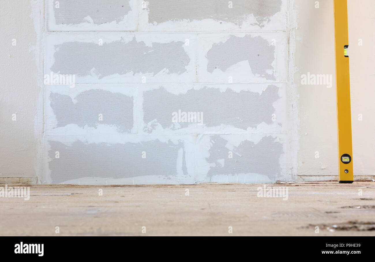 Building a small wall with lightweight concrete blocks - Do it yourself ...