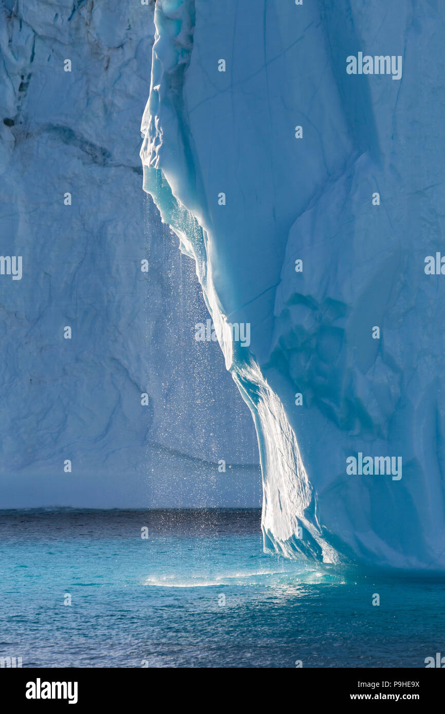 Melting iceberg falling hi-res stock photography and images - Alamy