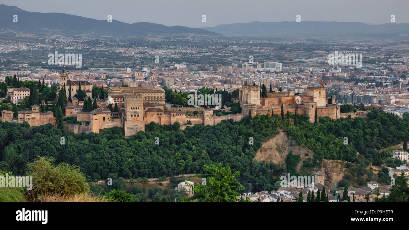 Granada sunset skyline hi-res stock photography and images - Alamy
