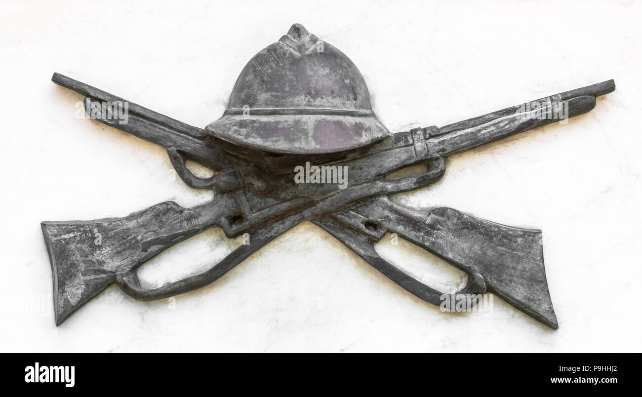 Gun monument Cut Out Stock Images & Pictures - Alamy
