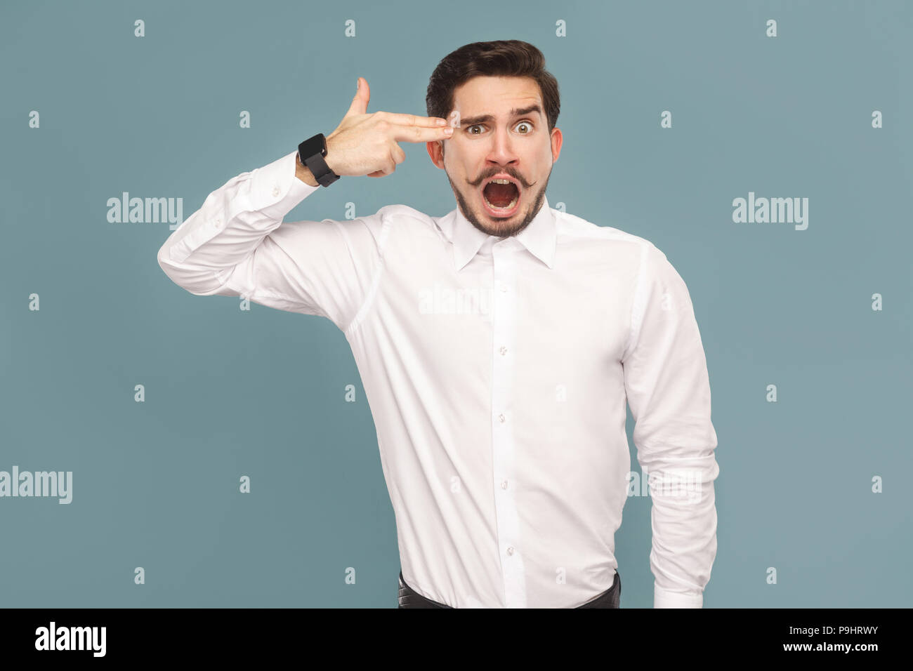 Man pointing hand gun camera hi-res stock photography and images - Alamy