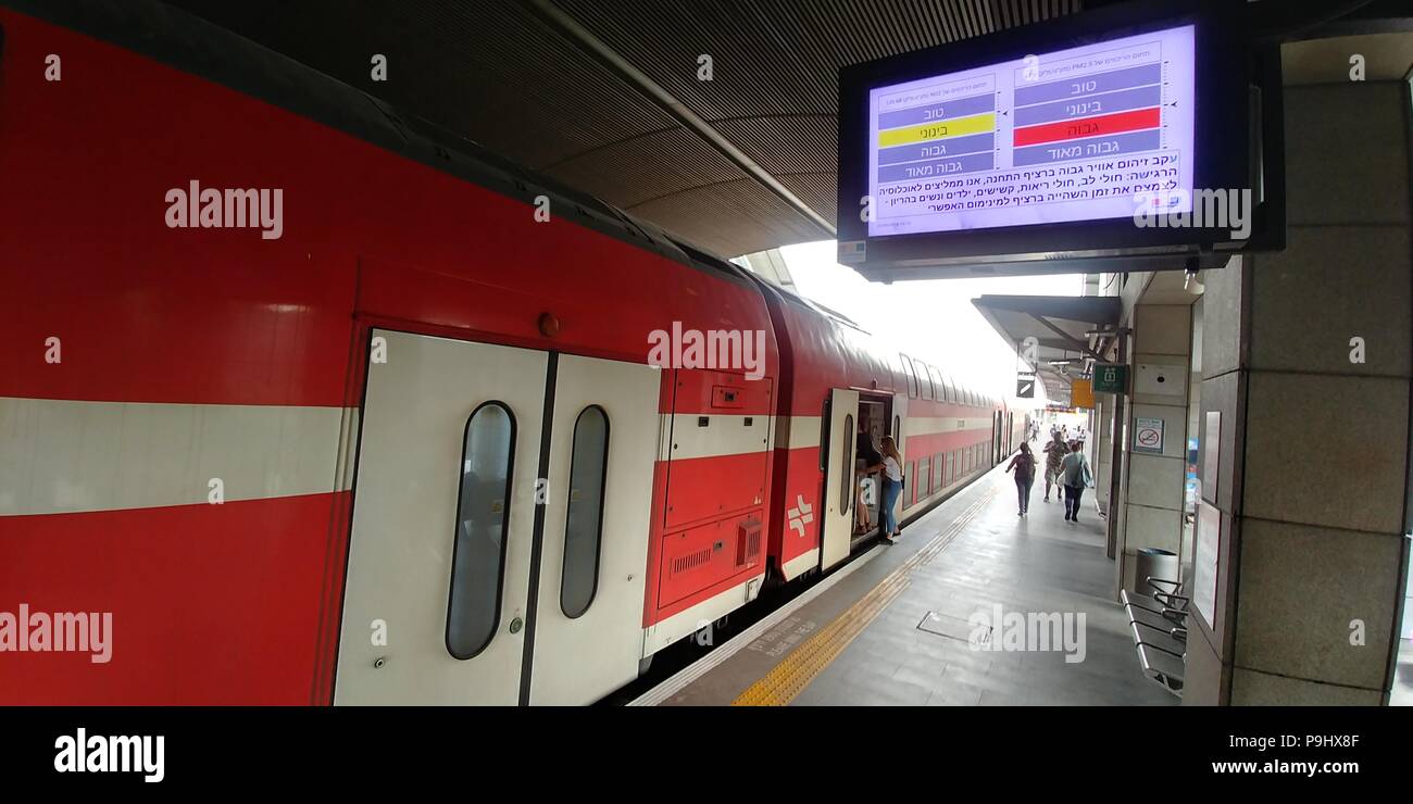 Air pollution warning board hi-res stock photography and images - Alamy