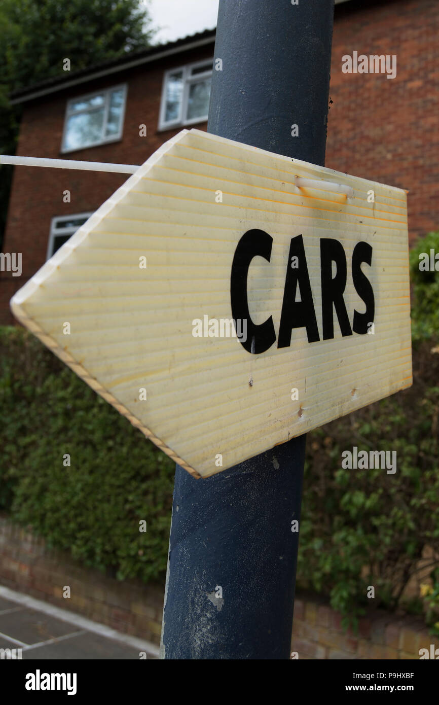 All cars signs hi-res stock photography and images - Alamy