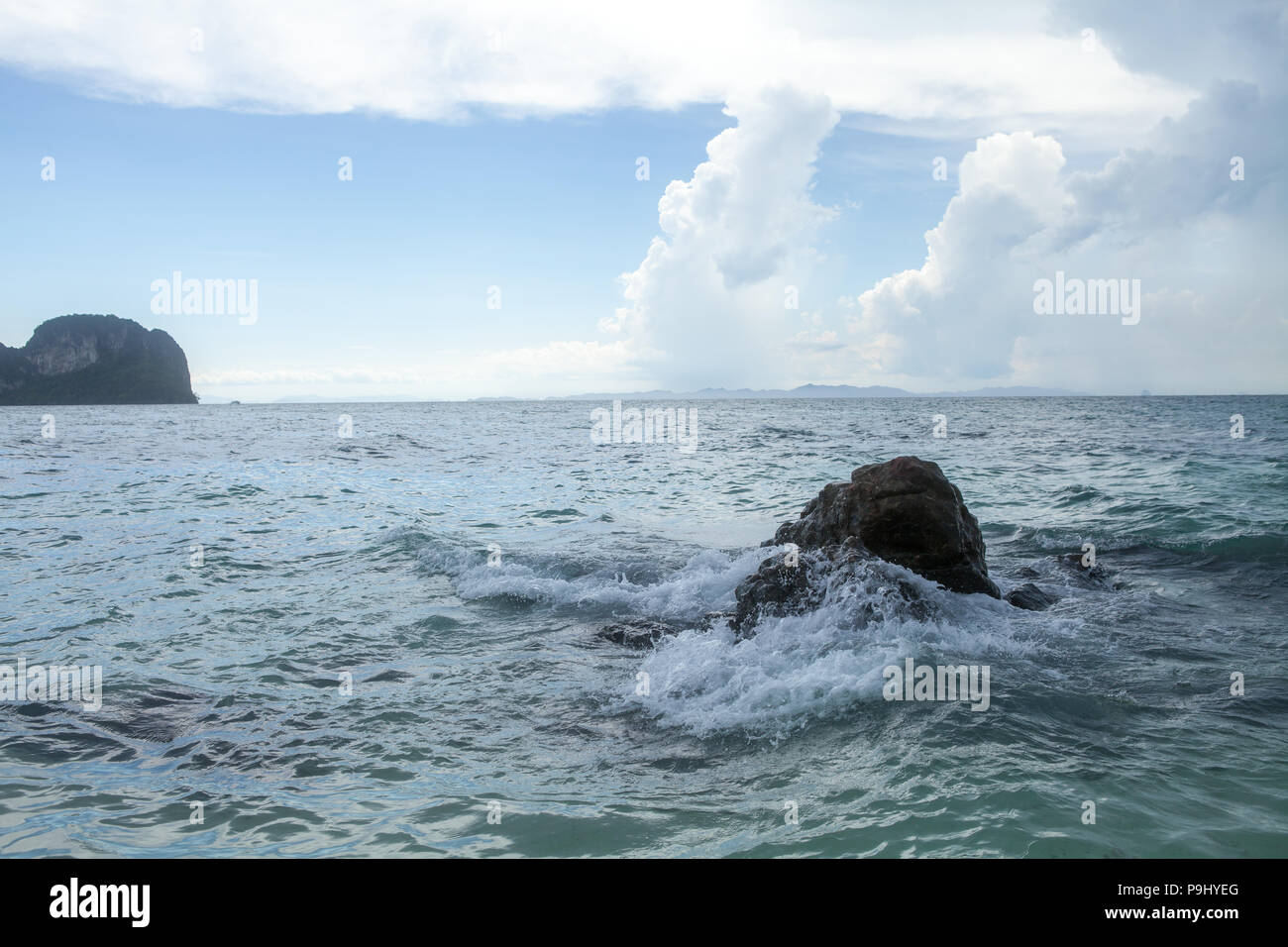 Waves crash against rock hi-res stock photography and images - Alamy
