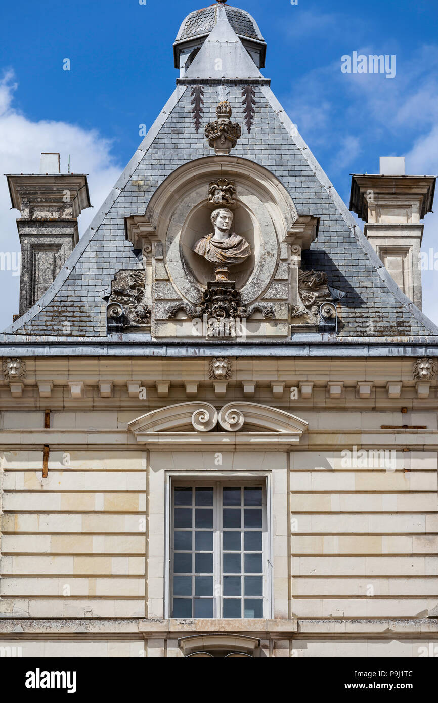 Roof apex hi-res stock photography and images - Alamy