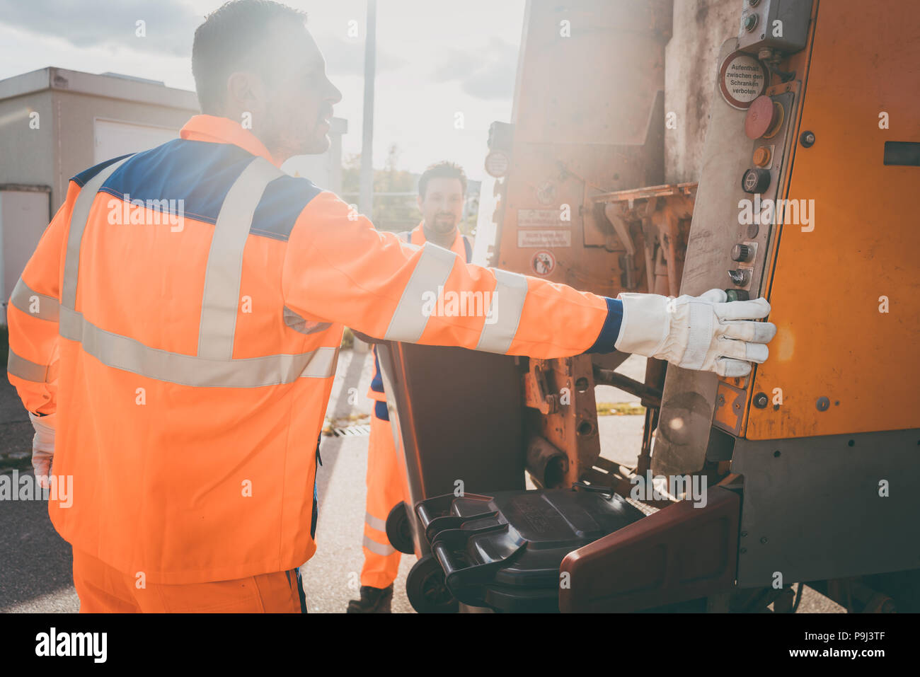 Refuse workers hi-res stock photography and images - Alamy