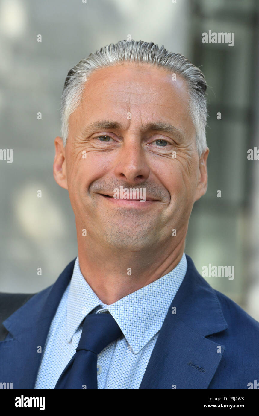 Maintenance dispute hi-res stock photography and images - Alamy