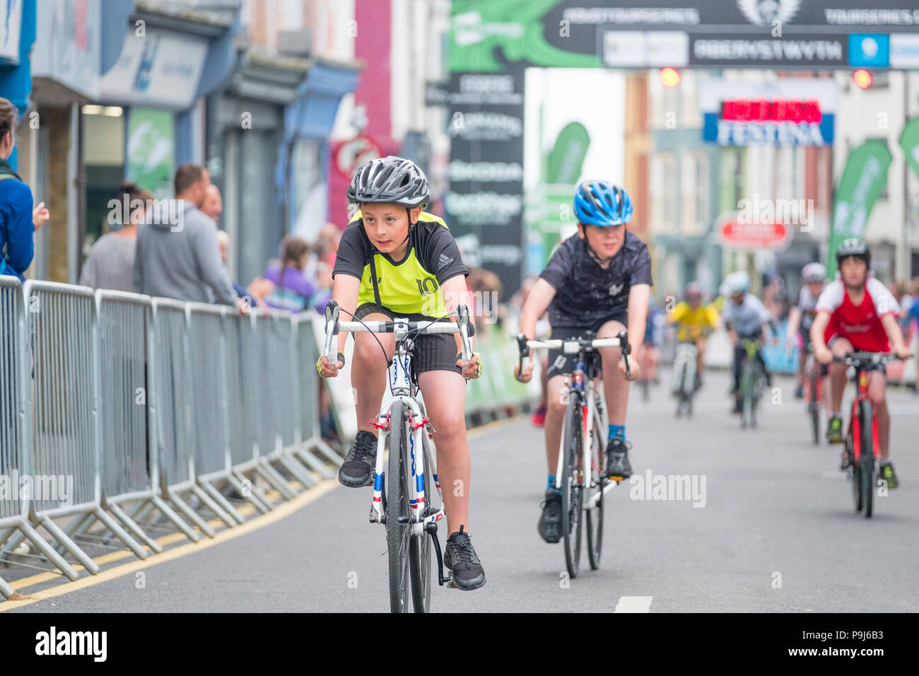 Cycling in the UK: Children and young people competing in a series of ...