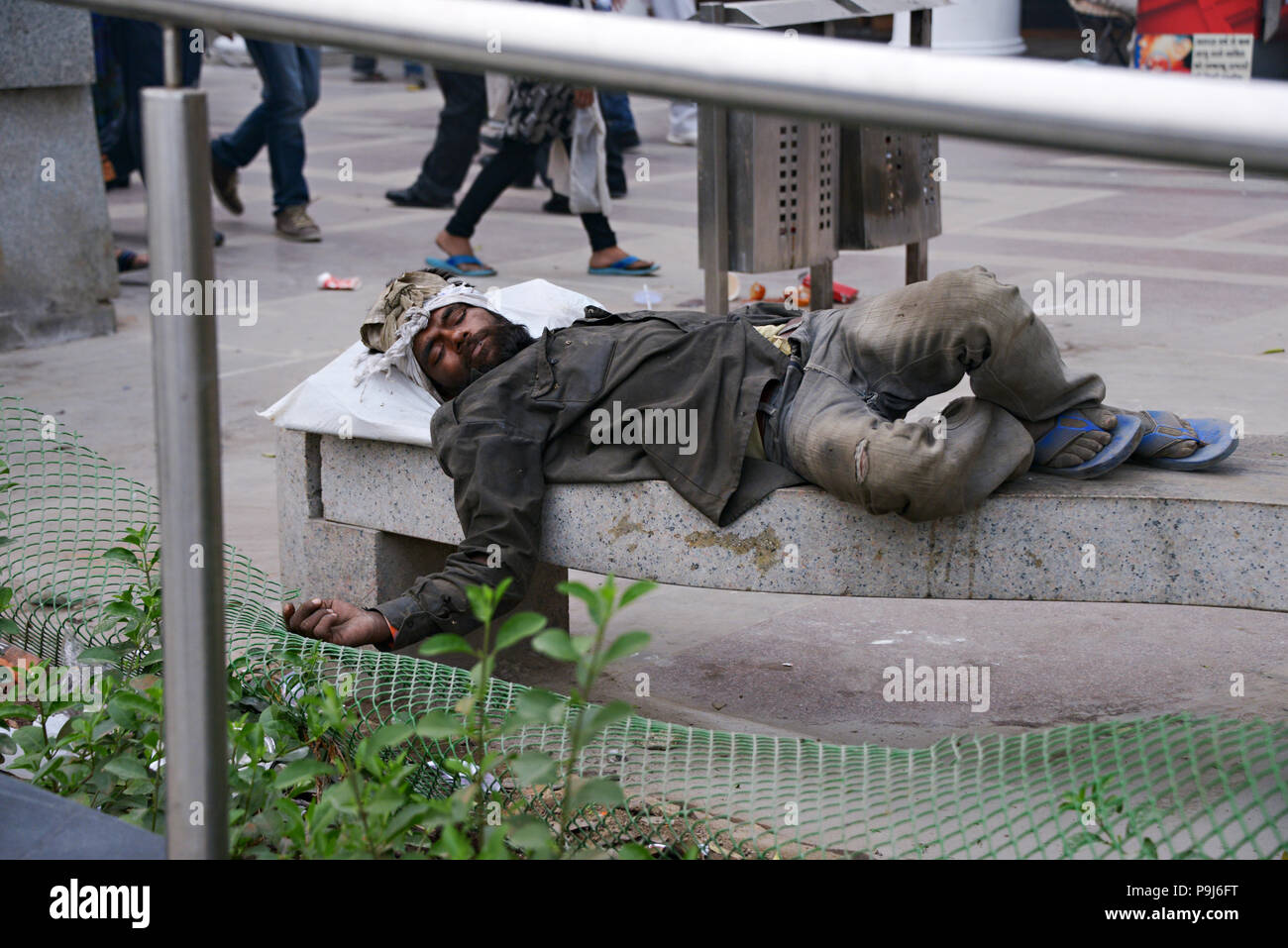 Man collapsed pavement hi-res stock photography and images - Alamy